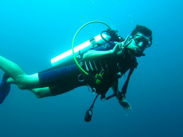 Different Types Of Diving Weights - Scuba Weights Explained - The Sea ...